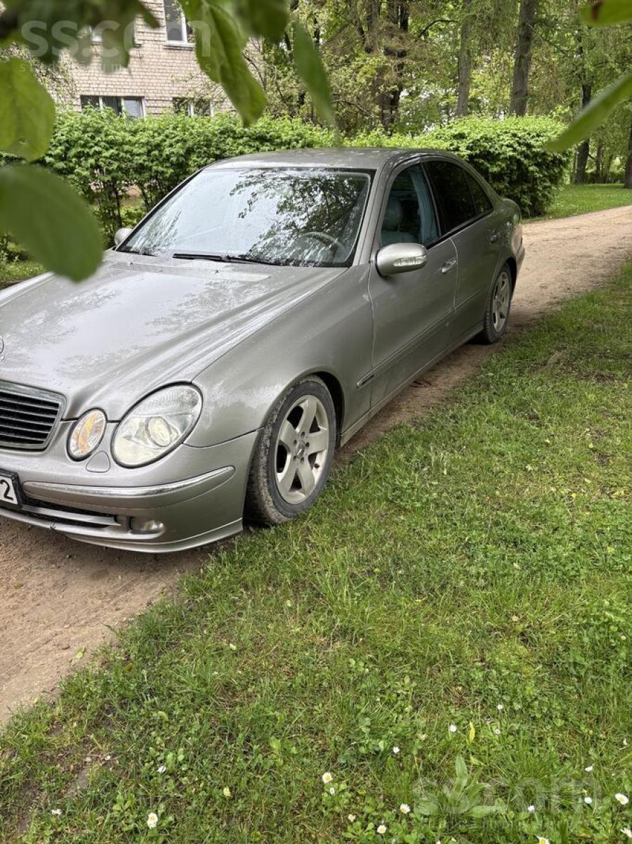 Grey Mercedes-Benz E 320 2004 in Jekabpils, with an engine capacity of 3.20 L and mileage of 420 thousand km for 1550 €, photo 2 on AUTOMOTO.COM.LV
