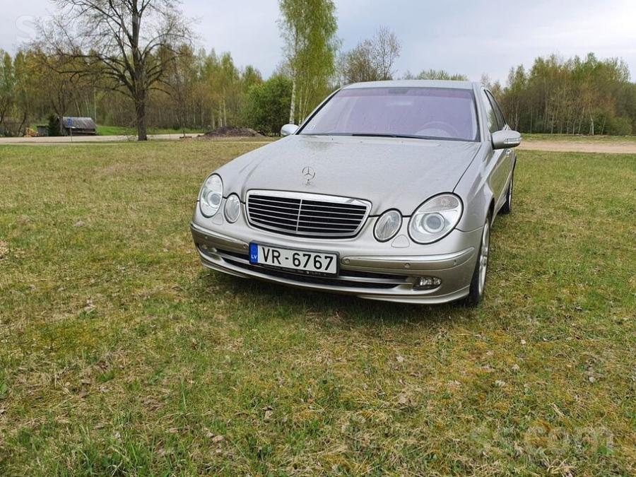 Pelēks Mercedes-Benz E 320 2004 Preiļi, ar dzinēja tilpumu 3.20 L un nobraukumu 290 tūkst. km par 1600 €, foto 4 vietnē AUTOMOTO.COM.LV