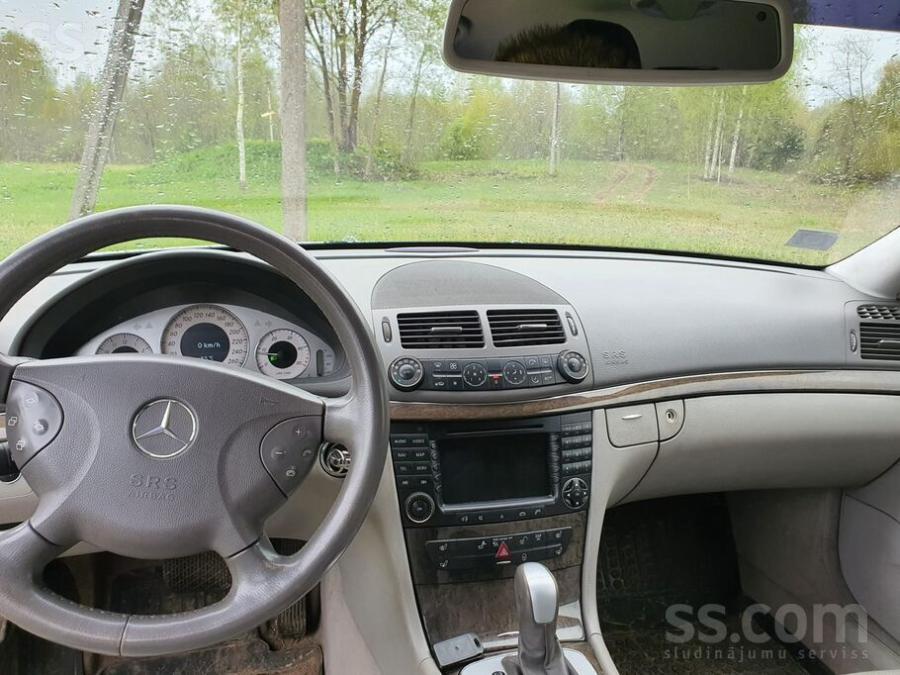 Pelēks Mercedes-Benz E 320 2004 Preiļi, ar dzinēja tilpumu 3.20 L un nobraukumu 290 tūkst. km par 1600 €, foto 9 vietnē AUTOMOTO.COM.LV