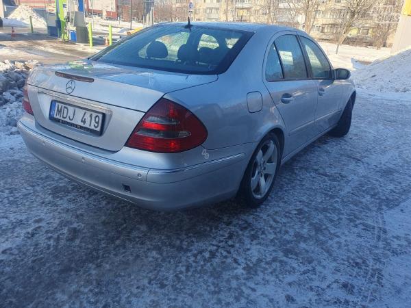 Grey Mercedes-Benz E 320 2004 in Kaunas, with an engine capacity of 3.20 L and mileage of 360 thousand km for 2150 €, photo 6 on AUTOMOTO.COM.LV