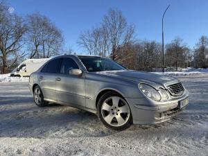 Grey Mercedes-Benz E 320 2004 in Vilnius, with an engine capacity of 3.20 L and mileage of 354 thousand km for 2250 €, photo 3 on AUTOMOTO.COM.LV