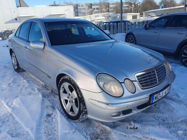 Pelēks Mercedes-Benz E 320 2004 Kauņa, ar dzinēja tilpumu 3.20 L un nobraukumu 309 tūkst. km par 2150 €, foto 1 vietnē AUTOMOTO.COM.LV