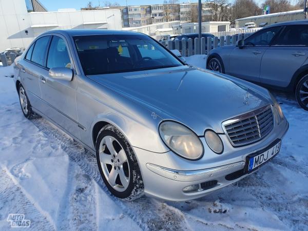 Pelēks Mercedes-Benz E 320 2004 Kauņa, ar dzinēja tilpumu 3.20 L un nobraukumu 309 tūkst. km par 2150 €, foto 1 vietnē AUTOMOTO.COM.LV
