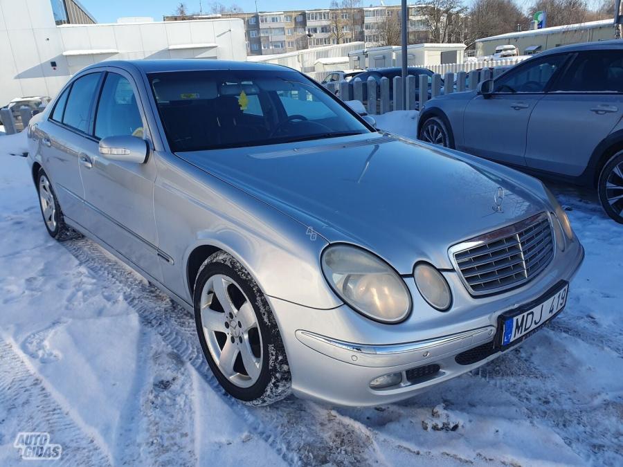 Pelēks Mercedes-Benz E 320 2004 Kauņa, ar dzinēja tilpumu 3.20 L un nobraukumu 309 tūkst. km par 2150 €, foto 1 vietnē AUTOMOTO.COM.LV