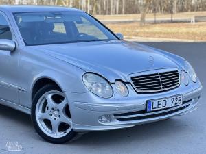 Pelēks Mercedes-Benz E 320 2004 Kauņa, ar dzinēja tilpumu 3.20 L un nobraukumu 277 tūkst. km par 2450 €, foto  vietnē AUTOMOTO.COM.LV
