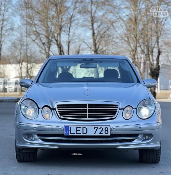 Pelēks Mercedes-Benz E 320 2004 Kauņa, ar dzinēja tilpumu 3.20 L un nobraukumu 277 tūkst. km par 2450 €, foto 3 vietnē AUTOMOTO.COM.LV
