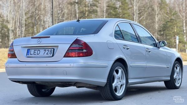 Pelēks Mercedes-Benz E 320 2004 Kauņa, ar dzinēja tilpumu 3.20 L un nobraukumu 277 tūkst. km par 2450 €, foto 6 vietnē AUTOMOTO.COM.LV