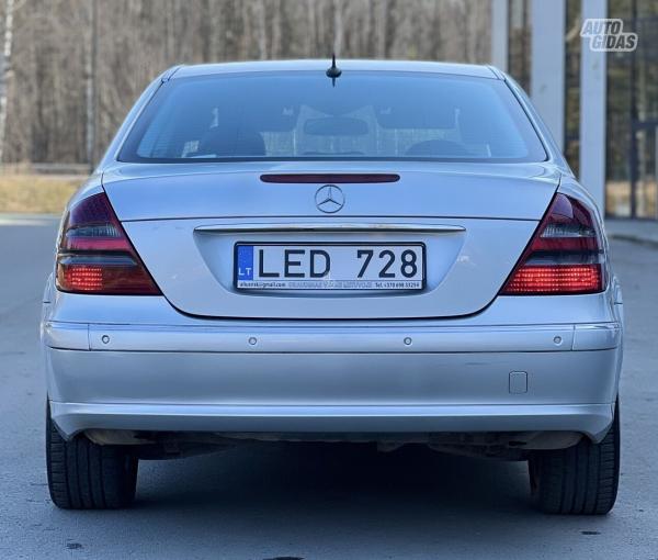 Pelēks Mercedes-Benz E 320 2004 Kauņa, ar dzinēja tilpumu 3.20 L un nobraukumu 277 tūkst. km par 2450 €, foto 8 vietnē AUTOMOTO.COM.LV