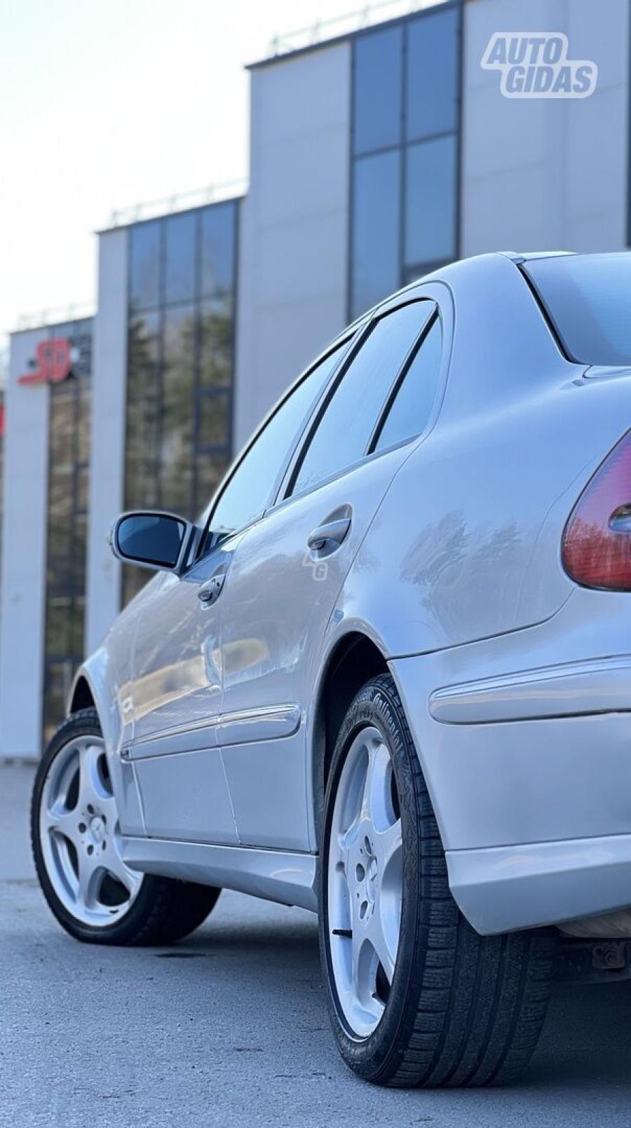 Pelēks Mercedes-Benz E 320 2004 Kauņa, ar dzinēja tilpumu 3.20 L un nobraukumu 277 tūkst. km par 2450 €, foto 11 vietnē AUTOMOTO.COM.LV