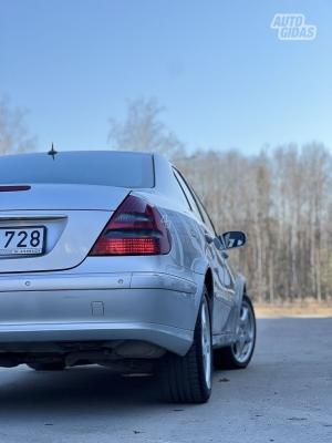 Pelēks Mercedes-Benz E 320 2004 Kauņa, ar dzinēja tilpumu 3.20 L un nobraukumu 277 tūkst. km par 2450 €, foto 12 vietnē AUTOMOTO.COM.LV