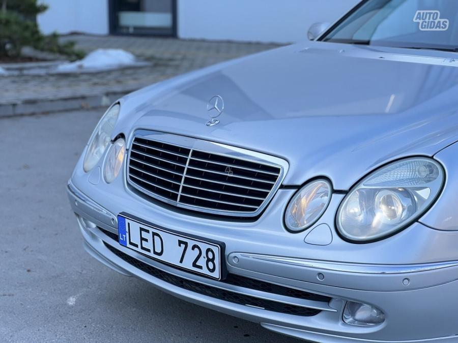 Pelēks Mercedes-Benz E 320 2004 Kauņa, ar dzinēja tilpumu 3.20 L un nobraukumu 277 tūkst. km par 2450 €, foto 13 vietnē AUTOMOTO.COM.LV