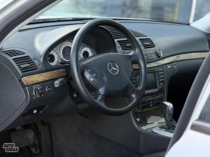 Pelēks Mercedes-Benz E 320 2004 Kauņa, ar dzinēja tilpumu 3.20 L un nobraukumu 277 tūkst. km par 2450 €, foto 14 vietnē AUTOMOTO.COM.LV