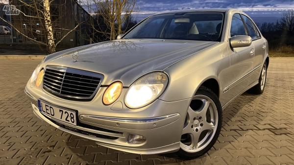 Pelēks Mercedes-Benz E 320 2004 Kauņa, ar dzinēja tilpumu 3.20 L un nobraukumu 270 tūkst. km par 2100 €, foto 1 vietnē AUTOMOTO.COM.LV