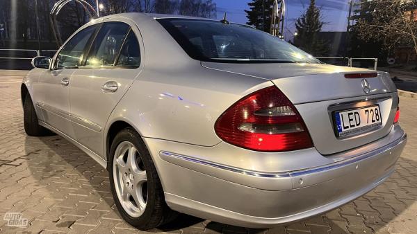 Pelēks Mercedes-Benz E 320 2004 Kauņa, ar dzinēja tilpumu 3.20 L un nobraukumu 270 tūkst. km par 2100 €, foto 3 vietnē AUTOMOTO.COM.LV