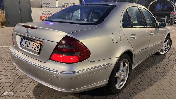 Pelēks Mercedes-Benz E 320 2004 Kauņa, ar dzinēja tilpumu 3.20 L un nobraukumu 270 tūkst. km par 2100 €, foto 4 vietnē AUTOMOTO.COM.LV