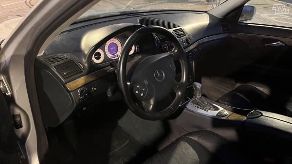 Pelēks Mercedes-Benz E 320 2004 Kauņa, ar dzinēja tilpumu 3.20 L un nobraukumu 270 tūkst. km par 2100 €, foto 8 vietnē AUTOMOTO.COM.LV