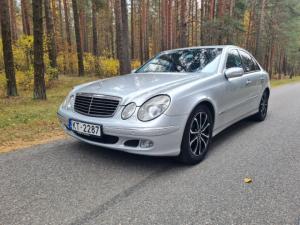 Pelēks Mercedes-Benz E 320 2004 Rīga, ar dzinēja tilpumu 3.20 L un nobraukumu 345 tūkst. km par 2950 €, foto  vietnē AUTOMOTO.COM.LV