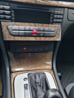 Pelēks Mercedes-Benz E 320 2004 Rīga, ar dzinēja tilpumu 3.20 L un nobraukumu 345 tūkst. km par 2950 €, foto 3 vietnē AUTOMOTO.COM.LV