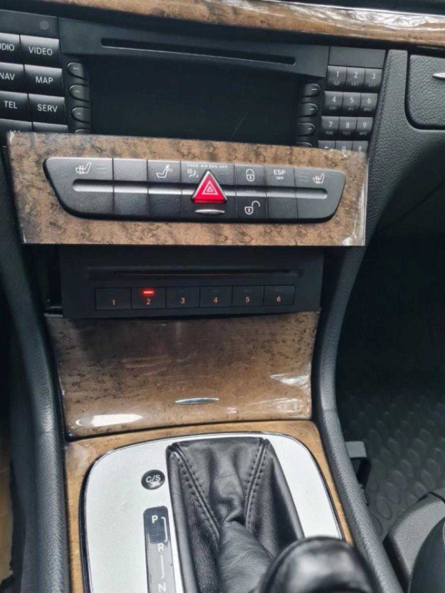 Pelēks Mercedes-Benz E 320 2004 Rīga, ar dzinēja tilpumu 3.20 L un nobraukumu 345 tūkst. km par 2950 €, foto 3 vietnē AUTOMOTO.COM.LV