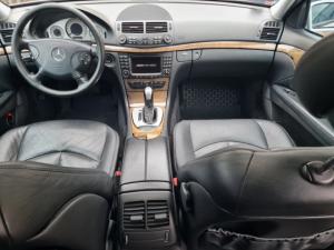 Pelēks Mercedes-Benz E 320 2004 Rīga, ar dzinēja tilpumu 3.20 L un nobraukumu 345 tūkst. km par 2950 €, foto 12 vietnē AUTOMOTO.COM.LV