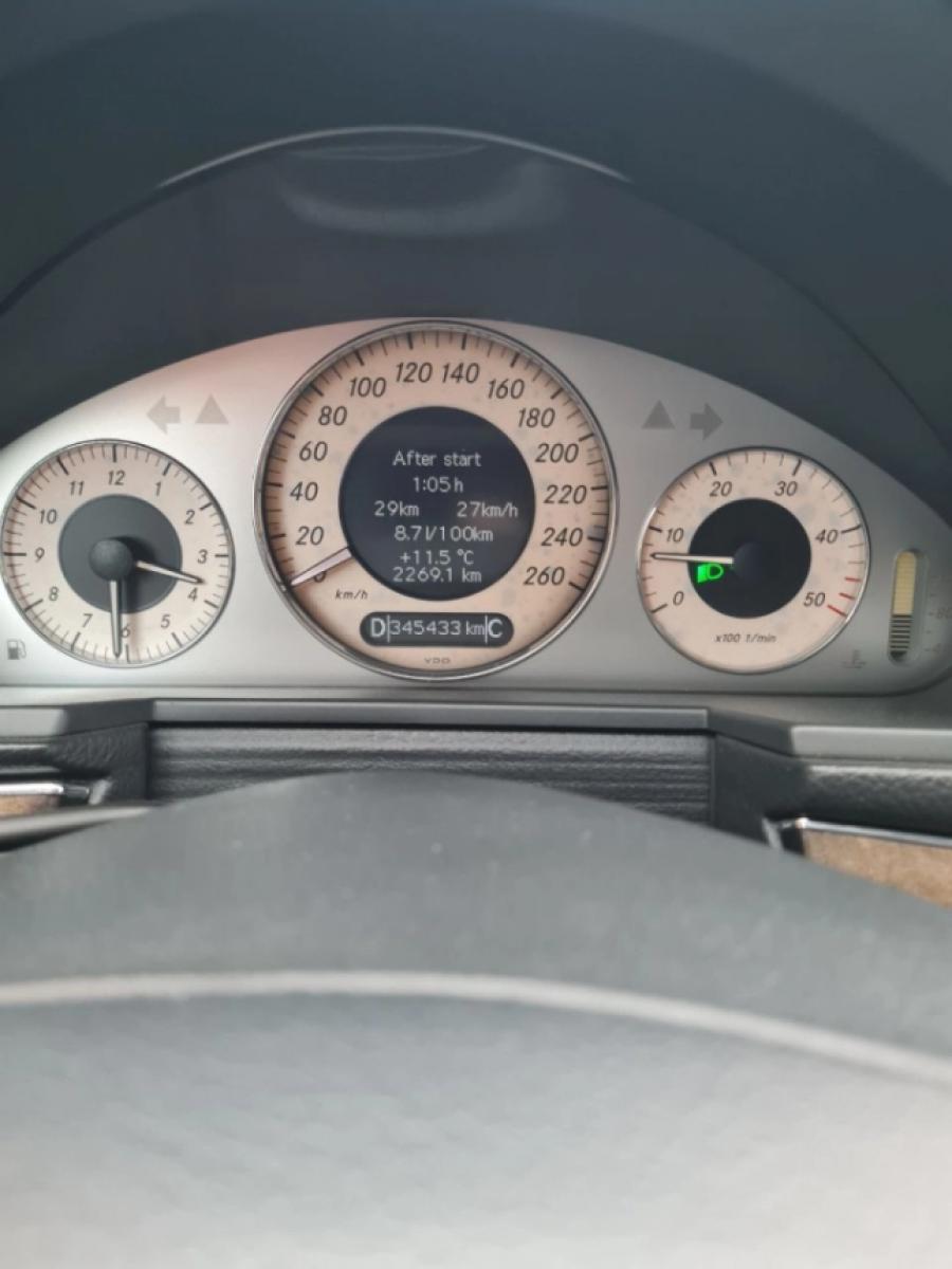 Pelēks Mercedes-Benz E 320 2004 Rīga, ar dzinēja tilpumu 3.20 L un nobraukumu 345 tūkst. km par 2950 €, foto 13 vietnē AUTOMOTO.COM.LV