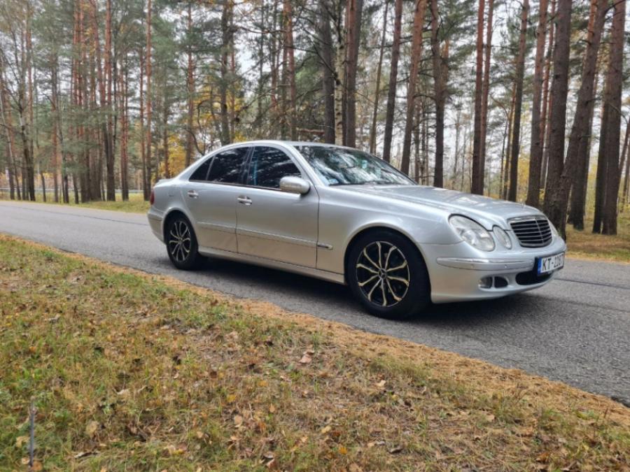 Pelēks Mercedes-Benz E 320 2004 Rīga, ar dzinēja tilpumu 3.20 L un nobraukumu 345 tūkst. km par 2950 €, foto 16 vietnē AUTOMOTO.COM.LV