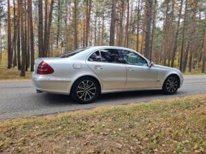 Pelēks Mercedes-Benz E 320 2004 Rīga, ar dzinēja tilpumu 3.20 L un nobraukumu 345 tūkst. km par 2950 €, foto 18 vietnē AUTOMOTO.COM.LV