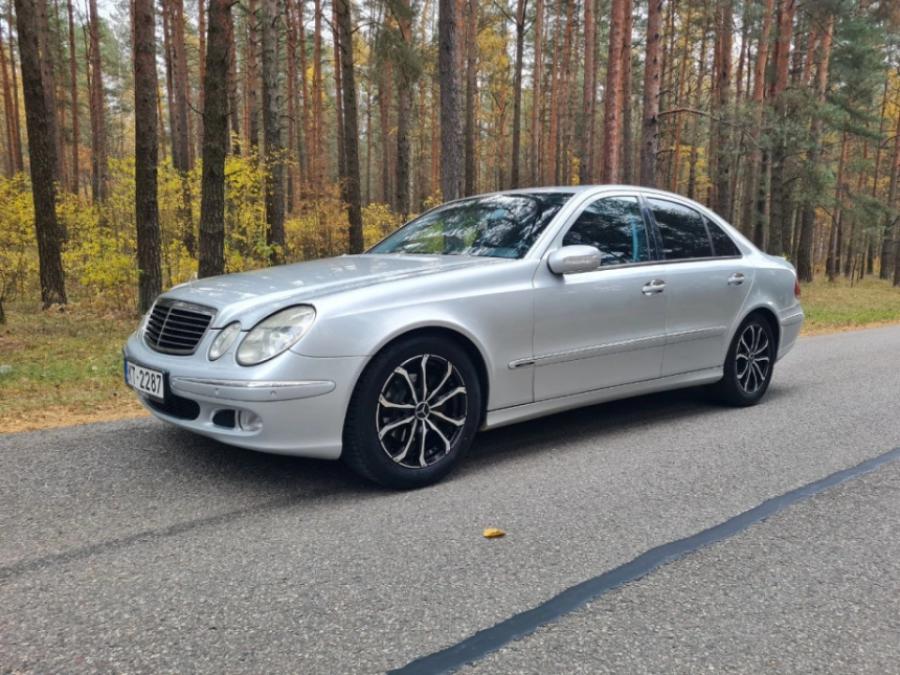 Pelēks Mercedes-Benz E 320 2004 Rīga, ar dzinēja tilpumu 3.20 L un nobraukumu 345 tūkst. km par 2950 €, foto 23 vietnē AUTOMOTO.COM.LV
