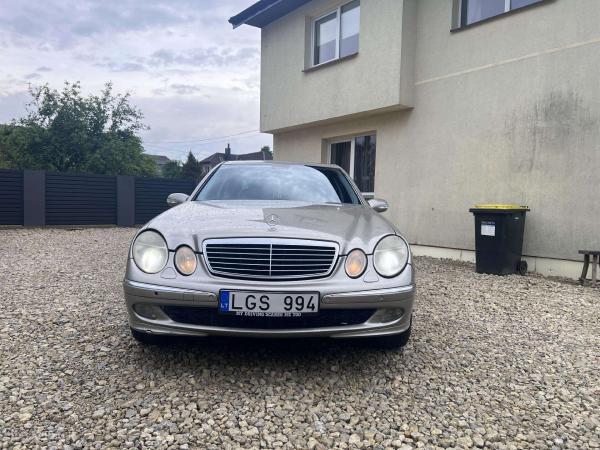 Grey Mercedes-Benz E 320 2004 in Mazeikiai, with an engine capacity of 3.20 L and mileage of 320 thousand km for 1500 €, photo 1 on AUTOMOTO.COM.LV