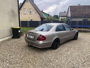 Grey Mercedes-Benz E 320 2004 in Mazeikiai, with an engine capacity of 3.20 L and mileage of 320 thousand km for 1500 €, photo 8 on AUTOMOTO.COM.LV