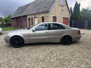 Grey Mercedes-Benz E 320 2004 in Mazeikiai, with an engine capacity of 3.20 L and mileage of 320 thousand km for 1500 €, photo 9 on AUTOMOTO.COM.LV