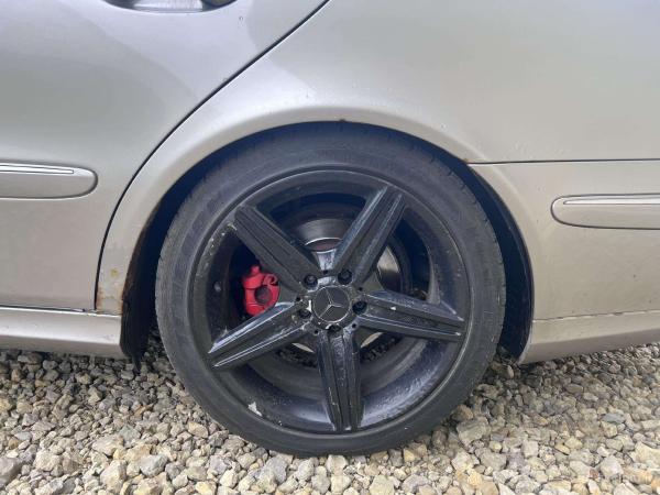 Pelēks Mercedes-Benz E 320 2004 Mažeikiai, ar dzinēja tilpumu 3.20 L un nobraukumu 320 tūkst. km par 1500 €, foto 10 vietnē AUTOMOTO.COM.LV