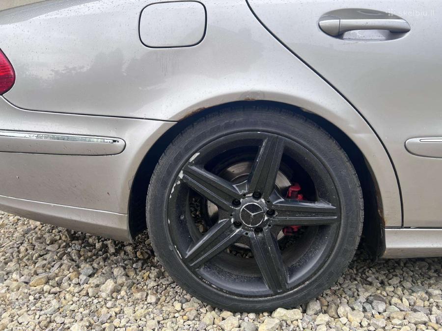 Grey Mercedes-Benz E 320 2004 in Mazeikiai, with an engine capacity of 3.20 L and mileage of 320 thousand km for 1500 €, photo 15 on AUTOMOTO.COM.LV