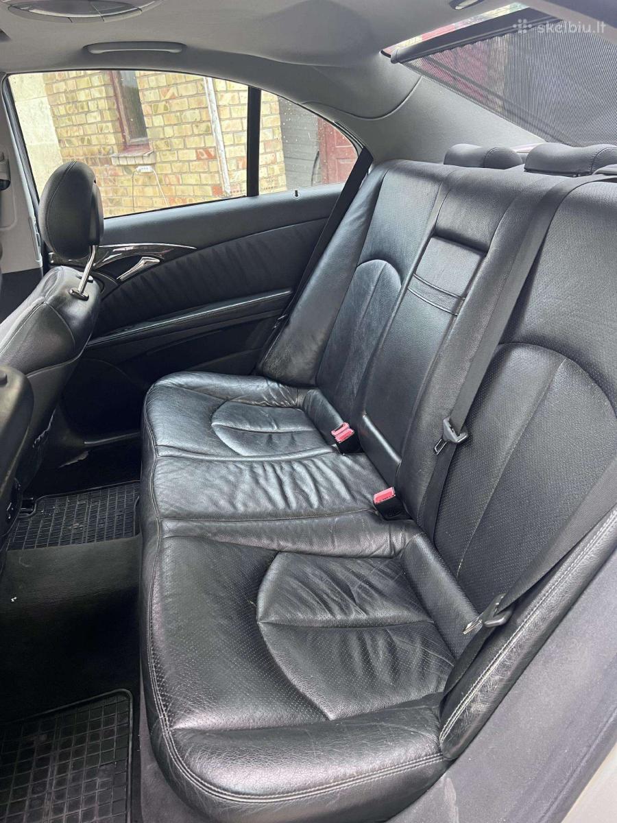 Grey Mercedes-Benz E 320 2004 in Mazeikiai, with an engine capacity of 3.20 L and mileage of 320 thousand km for 1500 €, photo 17 on AUTOMOTO.COM.LV