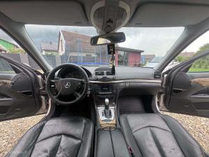 Grey Mercedes-Benz E 320 2004 in Mazeikiai, with an engine capacity of 3.20 L and mileage of 320 thousand km for 1500 €, photo 20 on AUTOMOTO.COM.LV