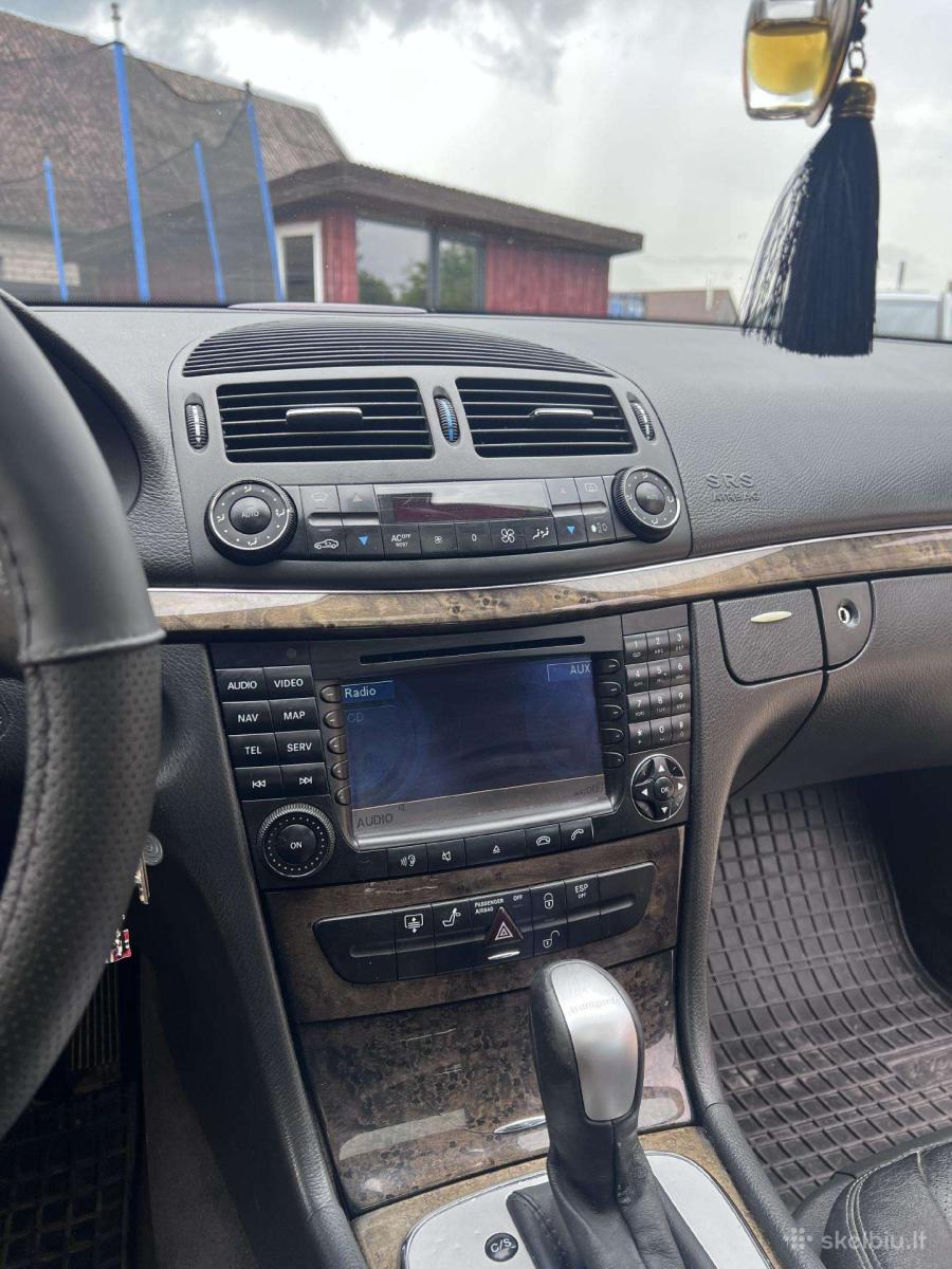 Grey Mercedes-Benz E 320 2004 in Mazeikiai, with an engine capacity of 3.20 L and mileage of 320 thousand km for 1500 €, photo 23 on AUTOMOTO.COM.LV