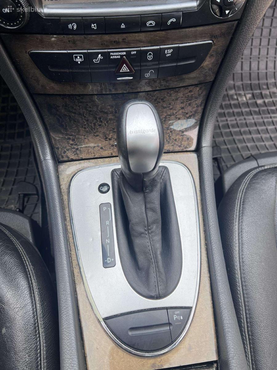 Grey Mercedes-Benz E 320 2004 in Mazeikiai, with an engine capacity of 3.20 L and mileage of 320 thousand km for 1500 €, photo 24 on AUTOMOTO.COM.LV