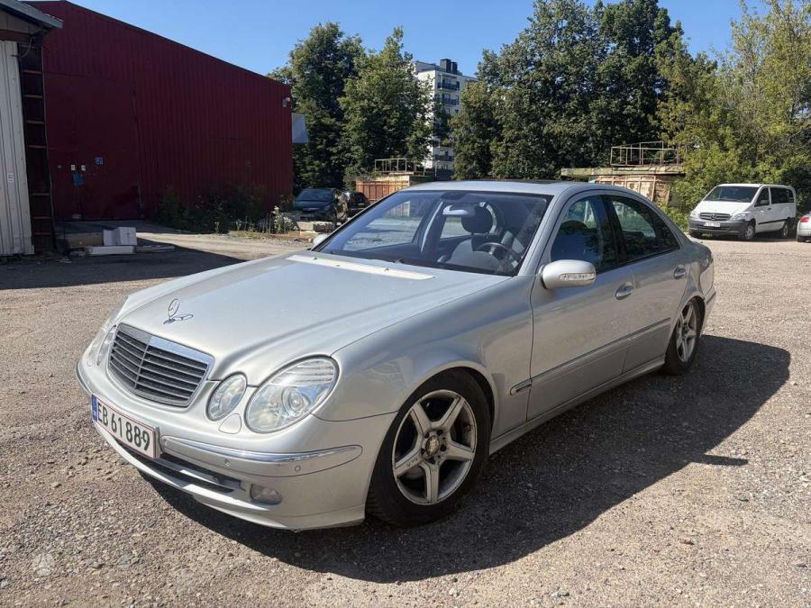 Grey Mercedes-Benz E 320 2004 in Vilnius, with an engine capacity of 3.20 L and mileage of 300 thousand km for 1500 €, photo 1 on AUTOMOTO.COM.LV