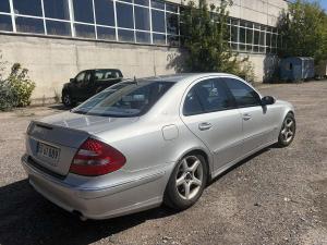 Grey Mercedes-Benz E 320 2004 in Vilnius, with an engine capacity of 3.20 L and mileage of 300 thousand km for 1500 €, photo 5 on AUTOMOTO.COM.LV