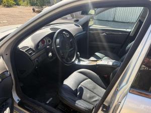 Grey Mercedes-Benz E 320 2004 in Vilnius, with an engine capacity of 3.20 L and mileage of 300 thousand km for 1500 €, photo 8 on AUTOMOTO.COM.LV