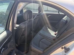 Grey Mercedes-Benz E 320 2004 in Vilnius, with an engine capacity of 3.20 L and mileage of 300 thousand km for 1500 €, photo 9 on AUTOMOTO.COM.LV