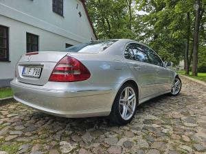 Pelēks Mercedes-Benz E 320 2004 Kauņa, ar dzinēja tilpumu 3.20 L un nobraukumu 322 tūkst. km par 4150 €, foto 4 vietnē AUTOMOTO.COM.LV