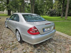 Pelēks Mercedes-Benz E 320 2004 Kauņa, ar dzinēja tilpumu 3.20 L un nobraukumu 322 tūkst. km par 4150 €, foto 5 vietnē AUTOMOTO.COM.LV