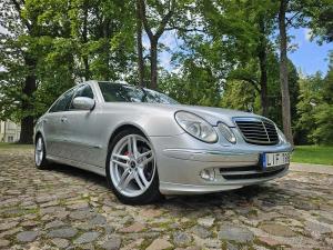 Pelēks Mercedes-Benz E 320 2004 Kauņa, ar dzinēja tilpumu 3.20 L un nobraukumu 322 tūkst. km par 4150 €, foto 7 vietnē AUTOMOTO.COM.LV