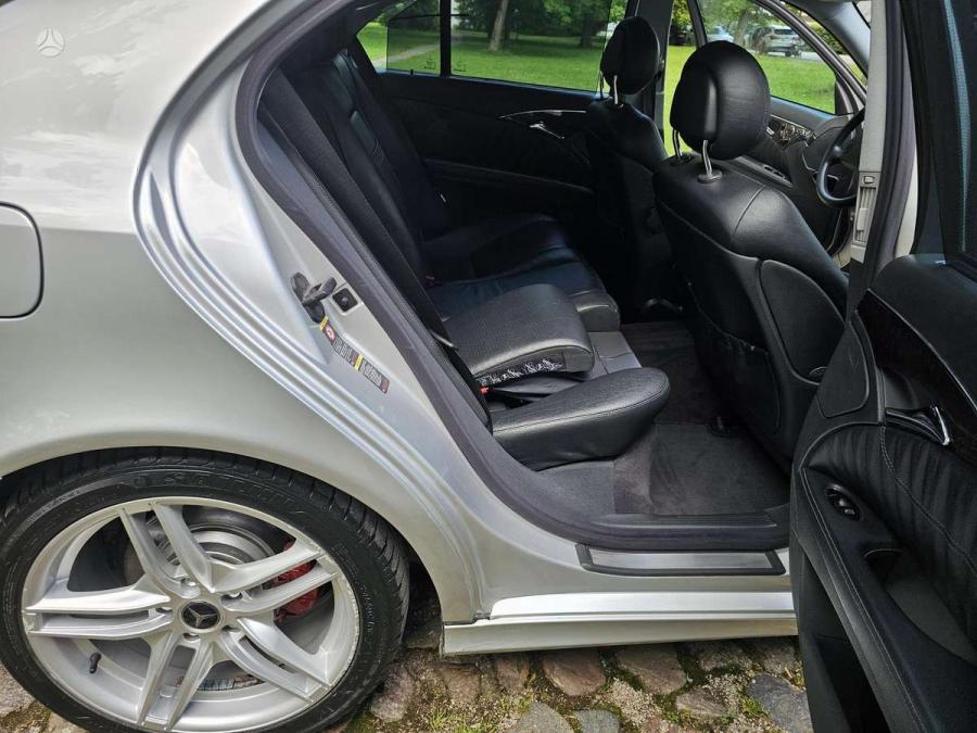Pelēks Mercedes-Benz E 320 2004 Kauņa, ar dzinēja tilpumu 3.20 L un nobraukumu 322 tūkst. km par 4150 €, foto 16 vietnē AUTOMOTO.COM.LV