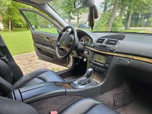 Pelēks Mercedes-Benz E 320 2004 Kauņa, ar dzinēja tilpumu 3.20 L un nobraukumu 322 tūkst. km par 4150 €, foto 19 vietnē AUTOMOTO.COM.LV