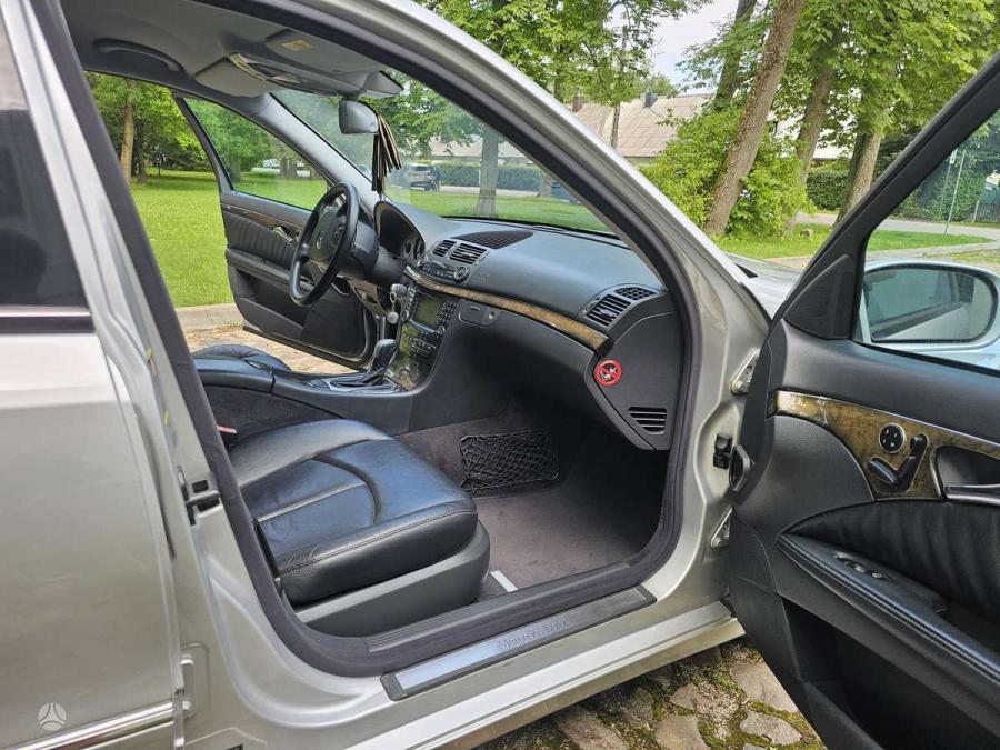 Pelēks Mercedes-Benz E 320 2004 Kauņa, ar dzinēja tilpumu 3.20 L un nobraukumu 322 tūkst. km par 4150 €, foto 20 vietnē AUTOMOTO.COM.LV