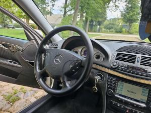 Pelēks Mercedes-Benz E 320 2004 Kauņa, ar dzinēja tilpumu 3.20 L un nobraukumu 322 tūkst. km par 4150 €, foto 26 vietnē AUTOMOTO.COM.LV