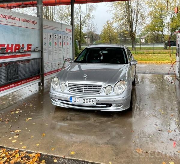 Grey Mercedes-Benz E 320 2004 in Ogre, with an engine capacity of 3.20 L and mileage of 390 thousand km for 2700 €, photo 1 on AUTOMOTO.COM.LV