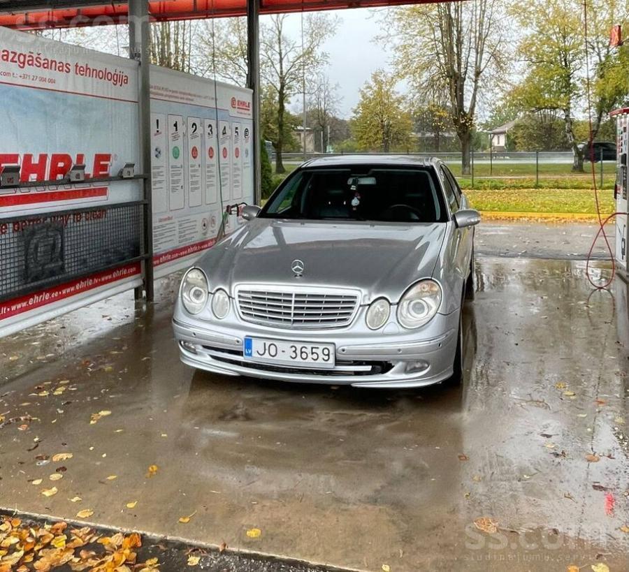 Grey Mercedes-Benz E 320 2004 in Ogre, with an engine capacity of 3.20 L and mileage of 390 thousand km for 2700 €, photo 1 on AUTOMOTO.COM.LV